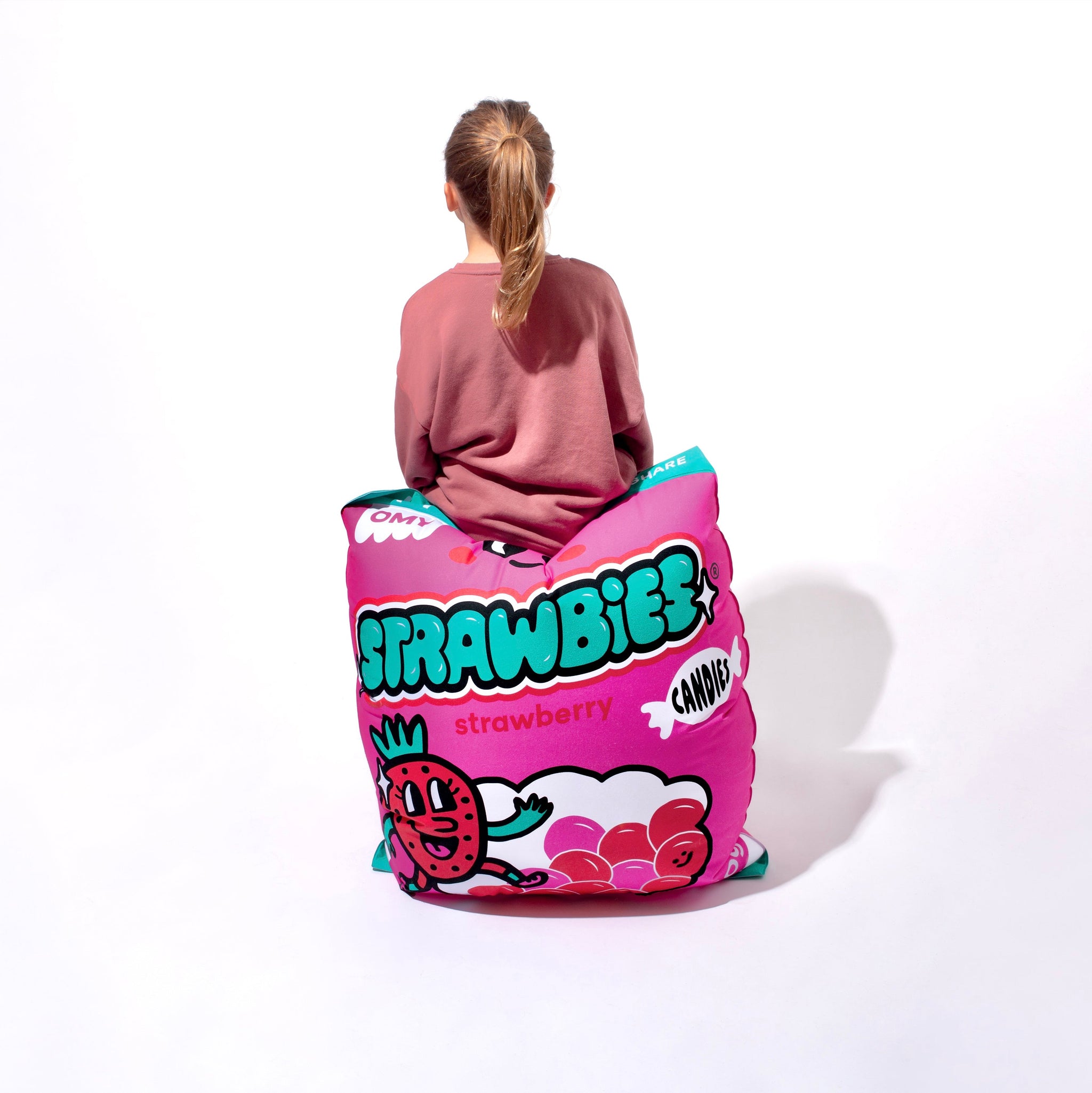 Strawbies | Giant Inflatable Pillow | Decoration | US OMY Maison Website